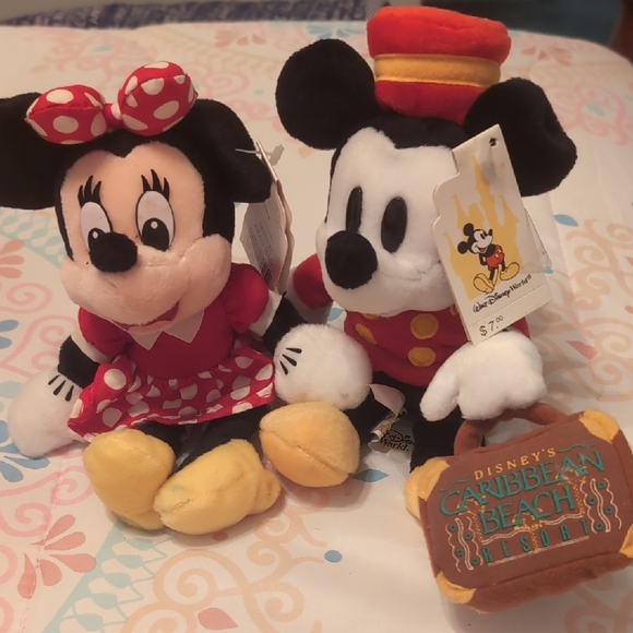 Disney | Other | Disney Mickey And Minnie Mouse Plush Duo In Red And ...